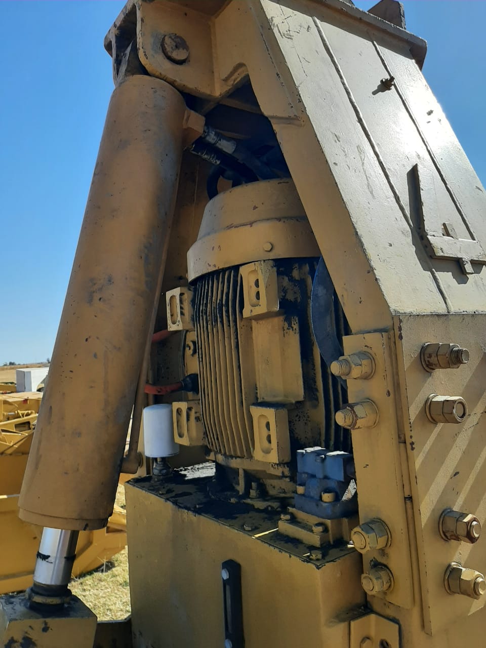 Clamshell Electro Hydraulic Grab – Dirtworx