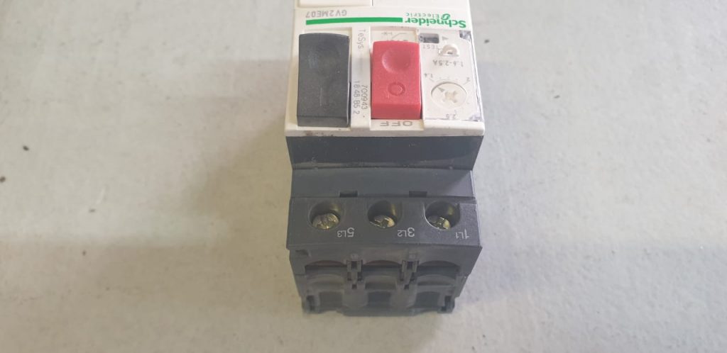 Schneider Electric TeSys GV2ME07 Motor Protection Circuit Breaker ...