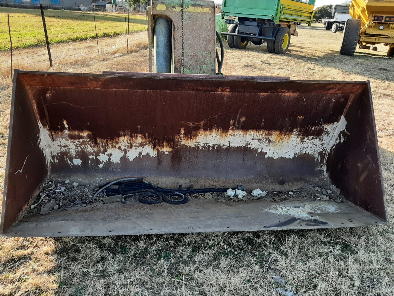 Telehandler Boom with Bucket – Dirtworx