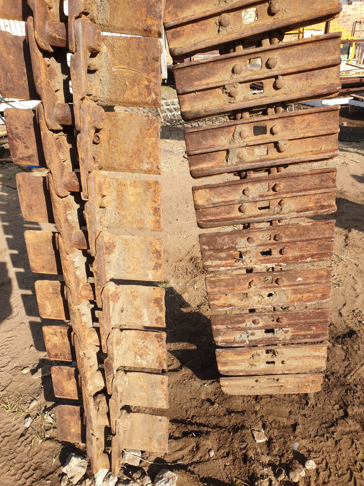 Caterpillar Tracks 4.2m – Dirtworx