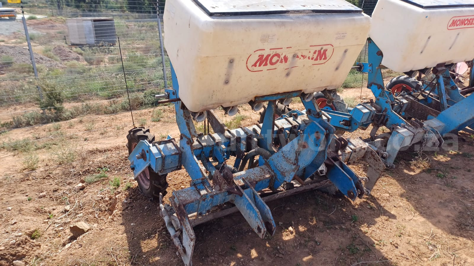 Monosem Fertiliser Spreader Kunsmis Strooier – Dirtworx