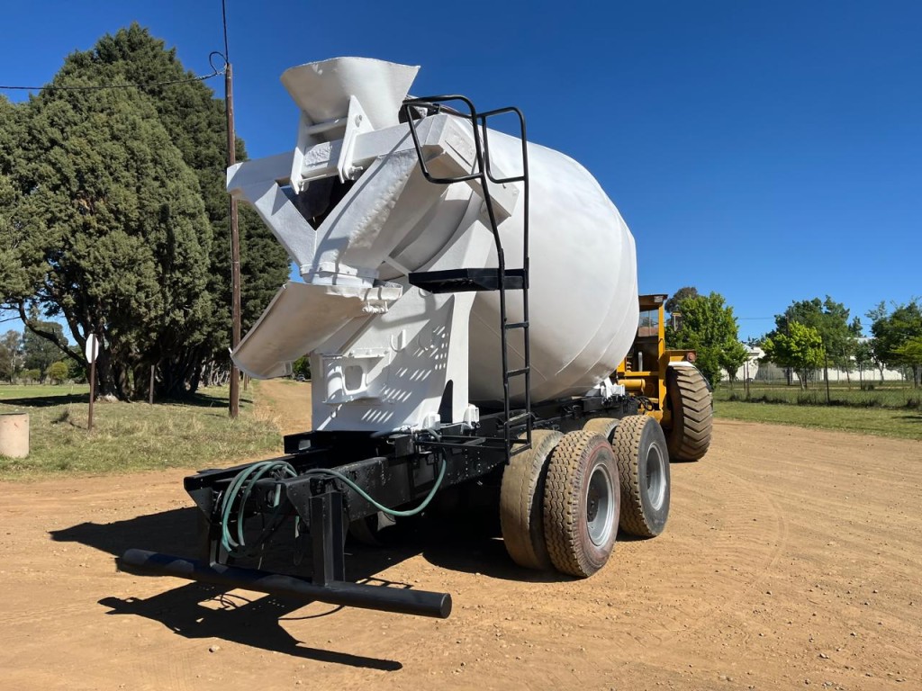 Concrete Mixer Tractor Trailer 6m³ – Dirtworx